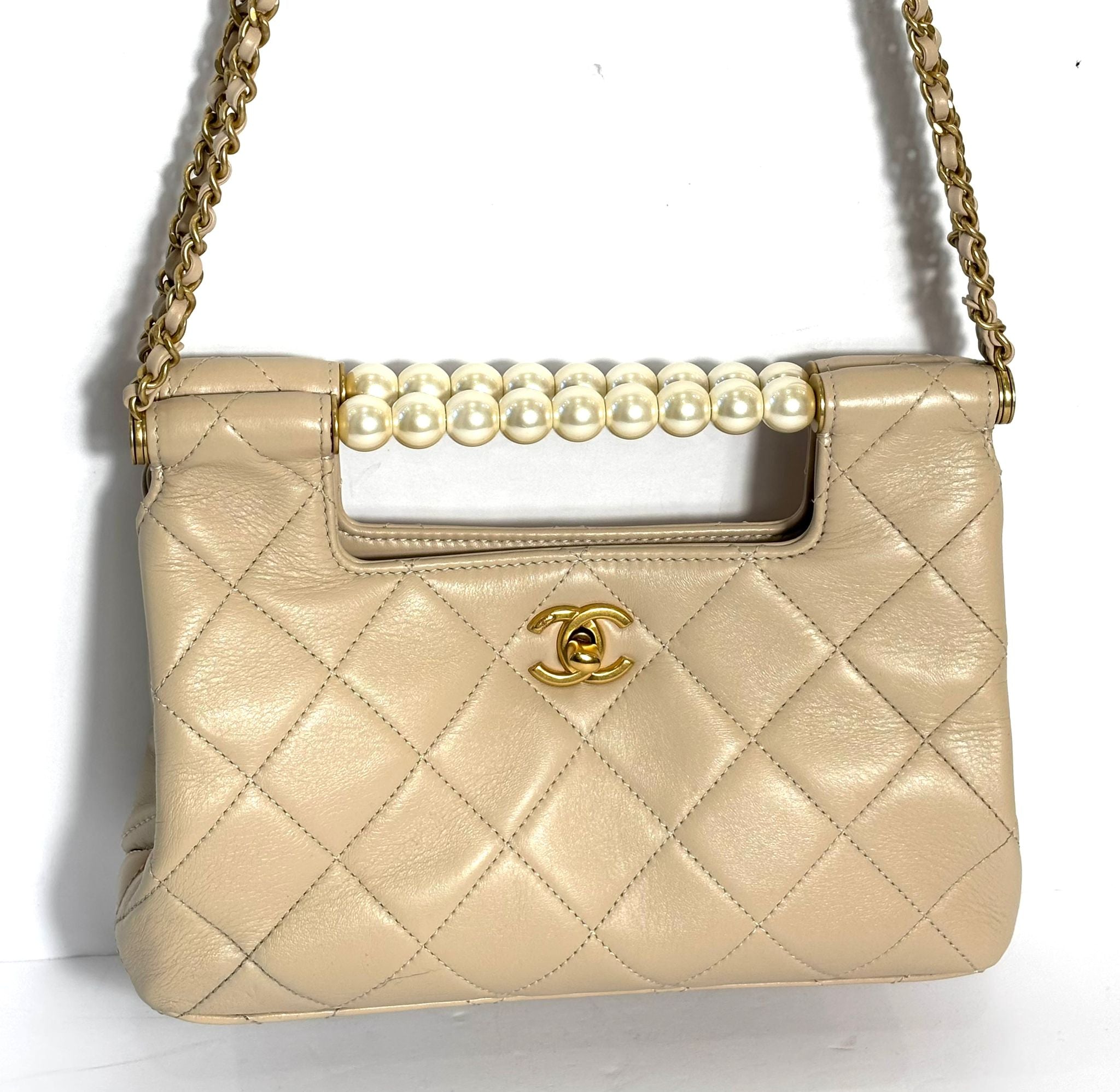 CHANEL CC GHW 25 PEARL HANDLE SHOPPING BAG – Caroline's Fashion Luxuries