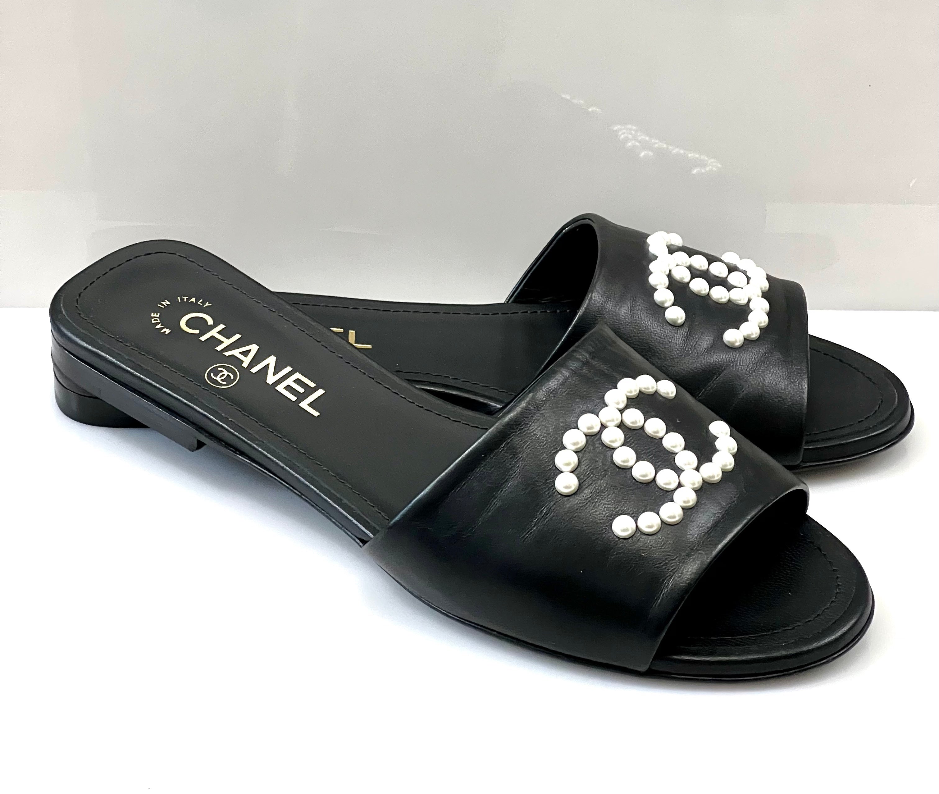 CHANEL CC FAUX PEARL LAMBSKIN SLIDE SANDALS – Caroline's Fashion Luxuries